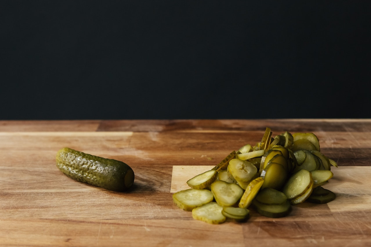Crunchy and Tangy: Make Easy Refrigerator Pickles Today!