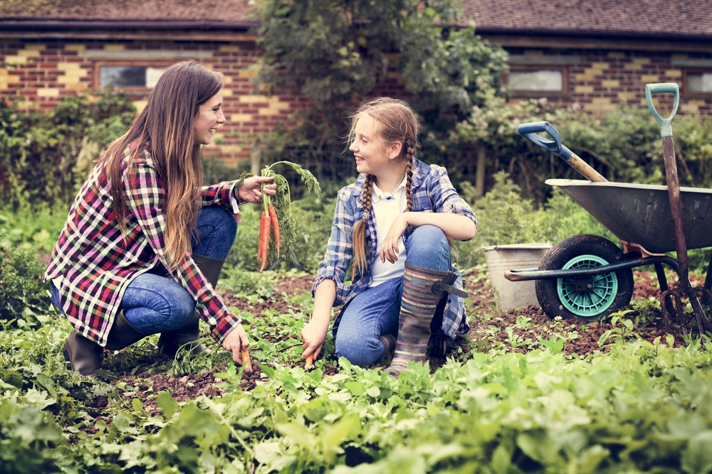 Transform Your Yard: Join the Grow Food Not Lawns Movement!